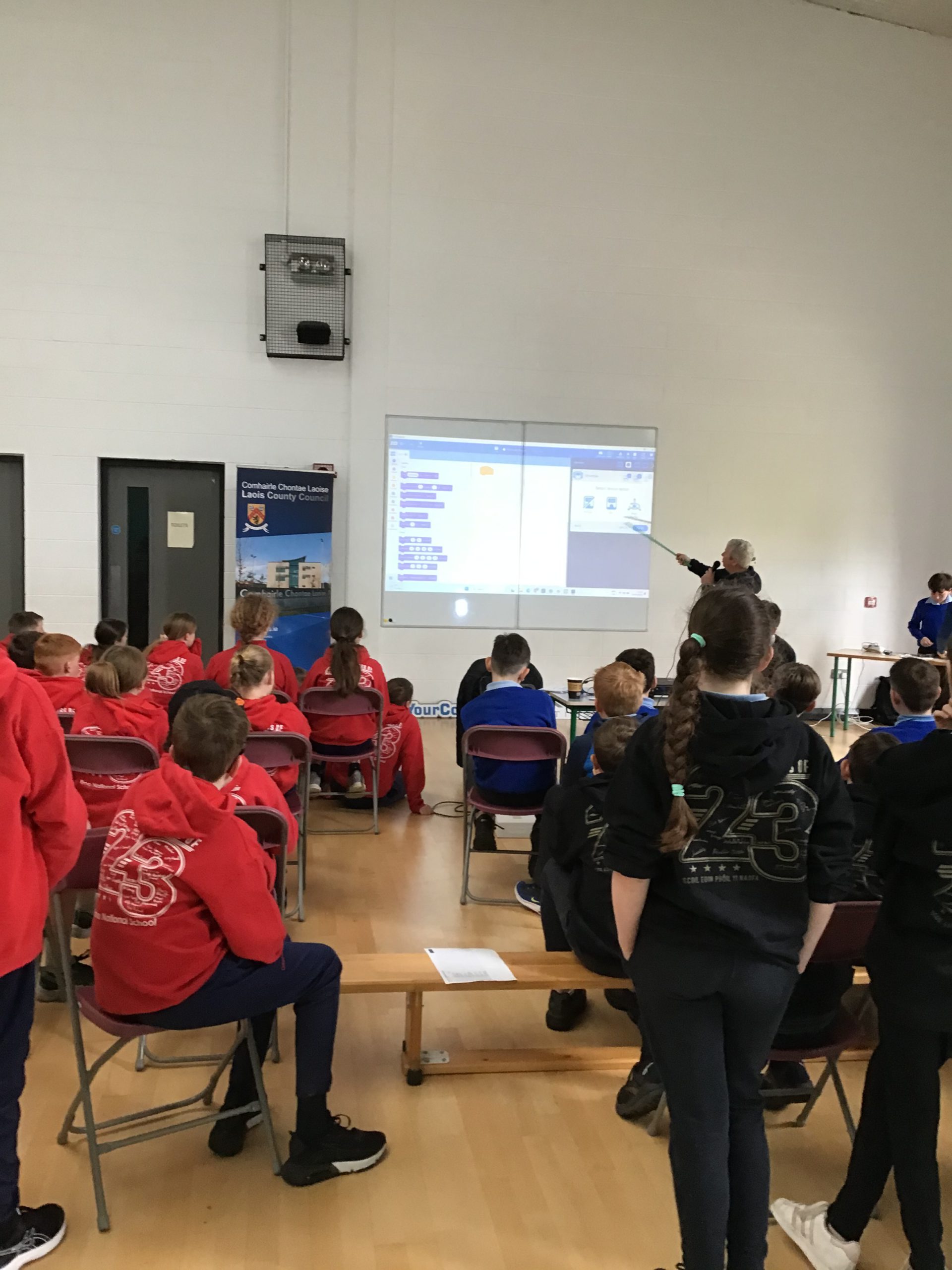 Sixth Class Enjoy Vex Robotics Program – Emo National School